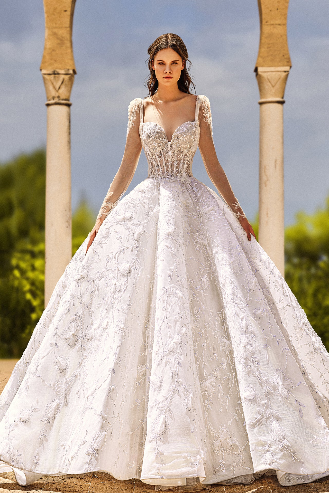 Long-Sleeved Embroidered Princess Dress – M.R DESIGN